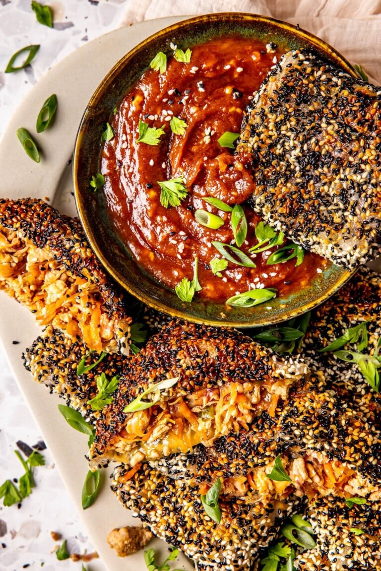 CRISPY GINGER CHICKEN RICE PAPER ROLLS