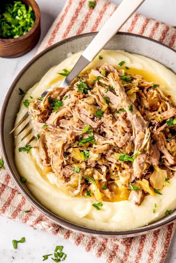 EASY DAIRY-FREE GROUND BEEF STROGANOFF