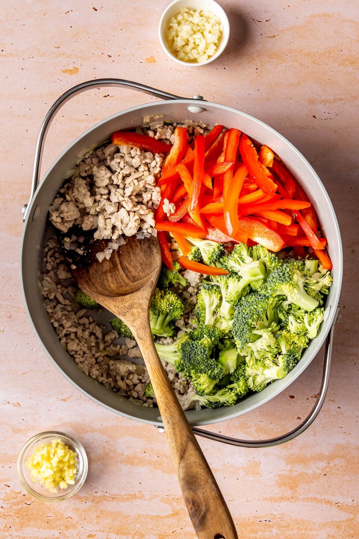 DAN DAN GLASS NOODLE STIR FRY