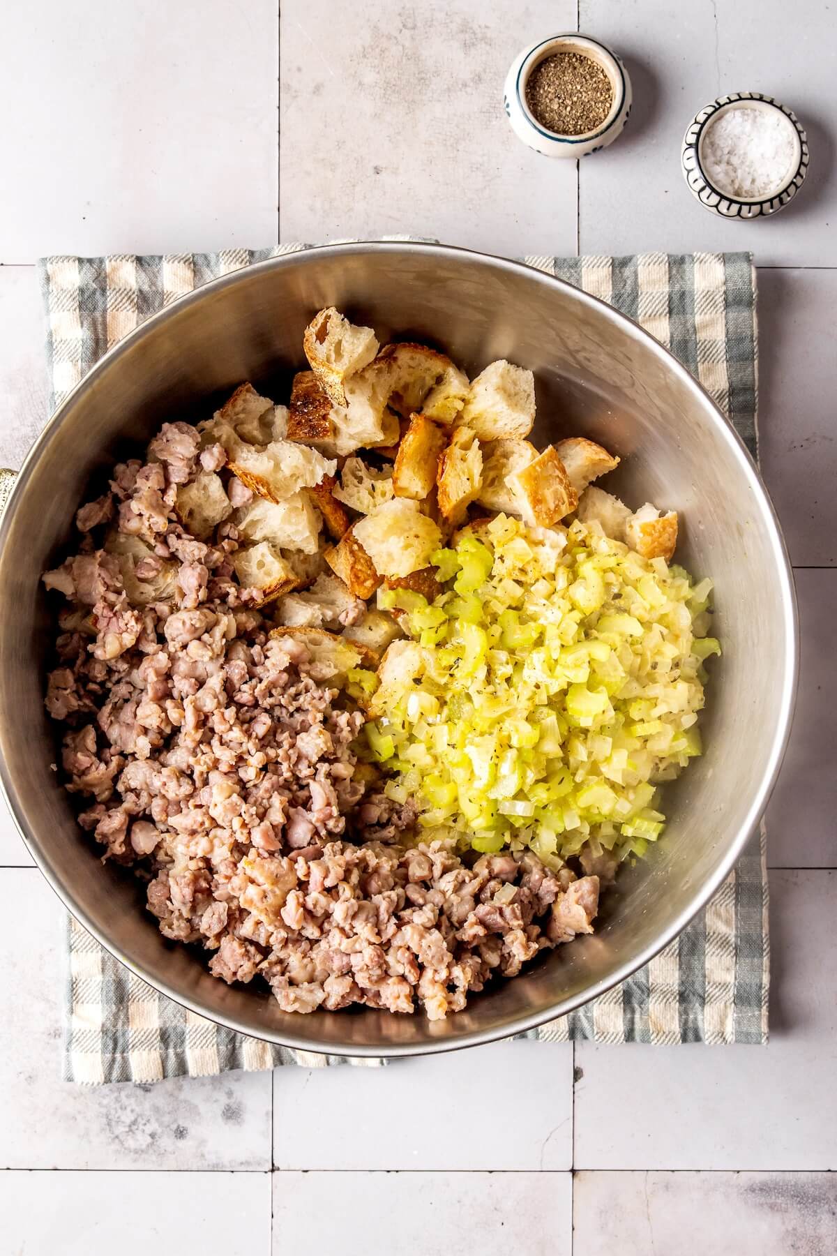 SOURDOUGH STUFFING WITH SAUSAGE (DAIRY-FREE)