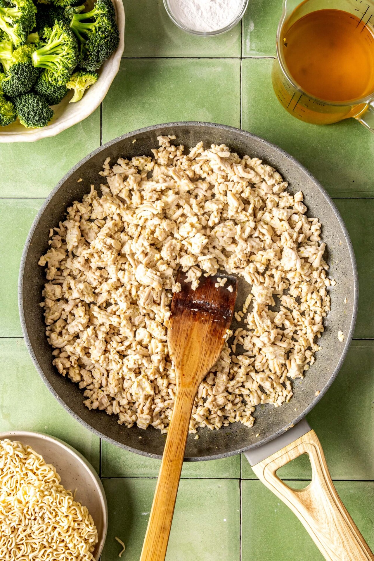 GROUND CHICKEN RAMEN STIR FRY