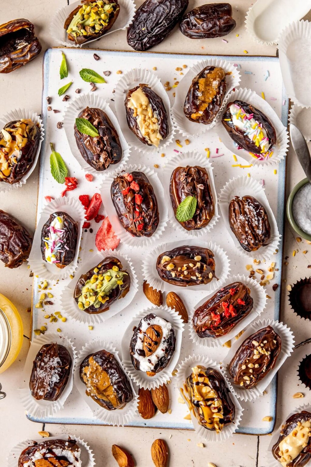 10 STUFFED DATE IDEAS! (GIFTABLE DATE CHOCOLATE BOX)