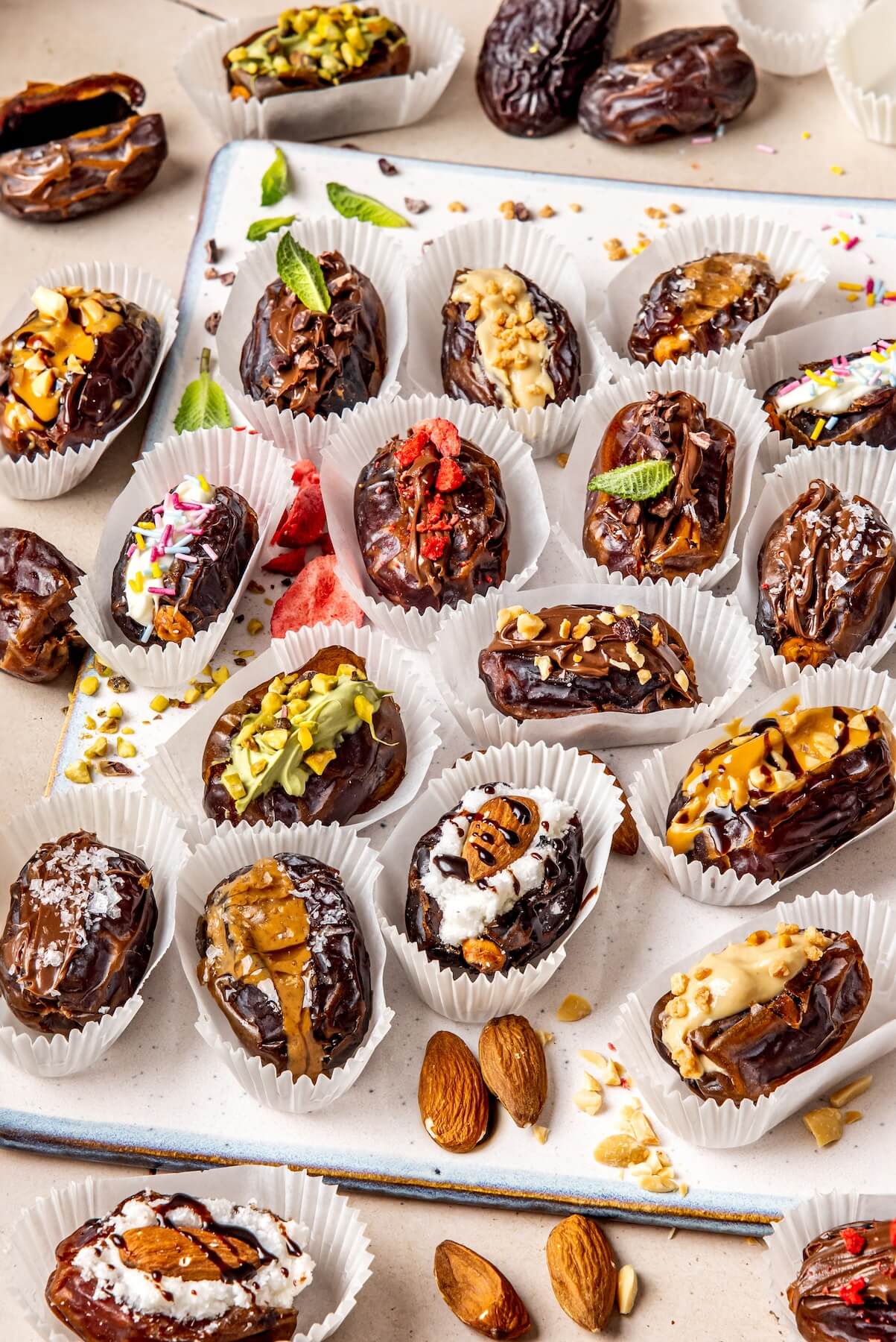 10 STUFFED DATE IDEAS! (GIFTABLE DATE CHOCOLATE BOX)