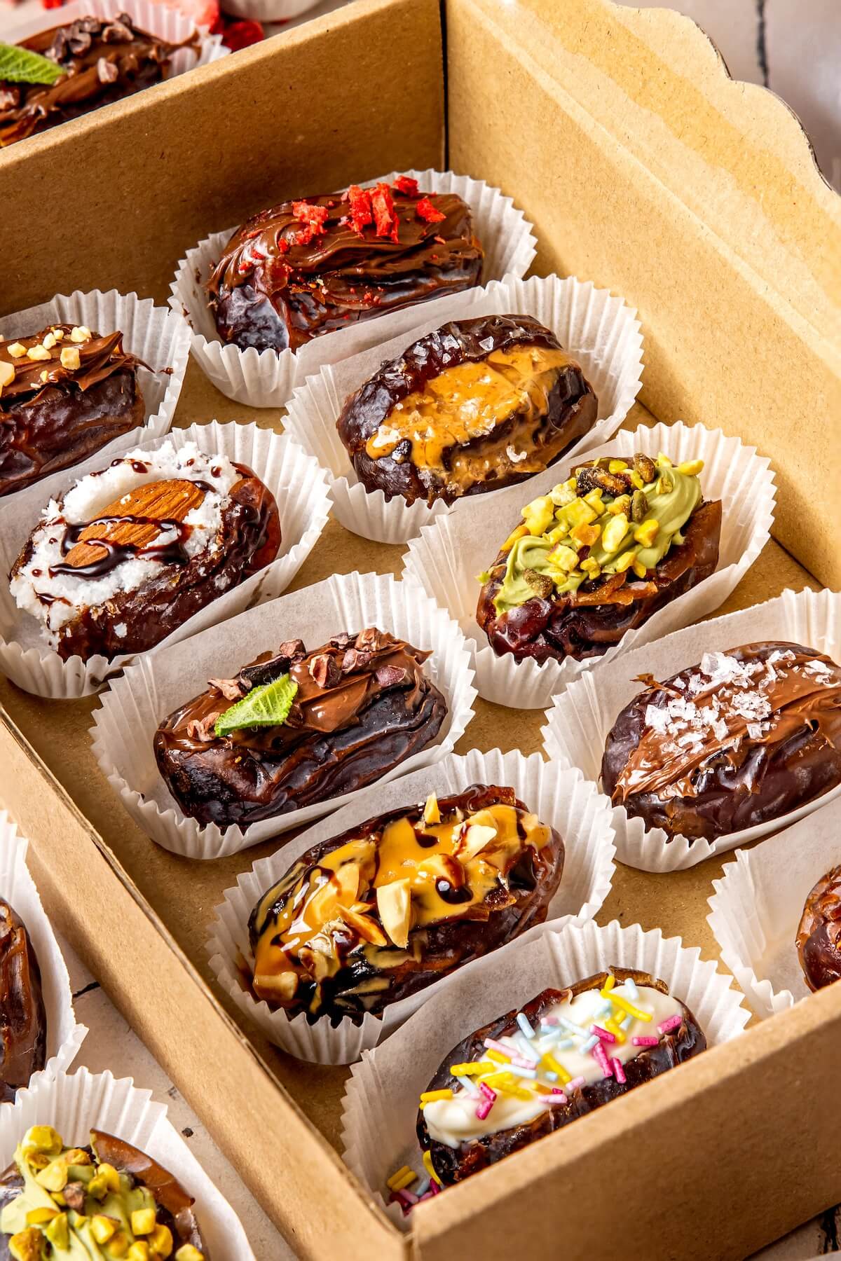 10 STUFFED DATE IDEAS! (GIFTABLE DATE CHOCOLATE BOX)