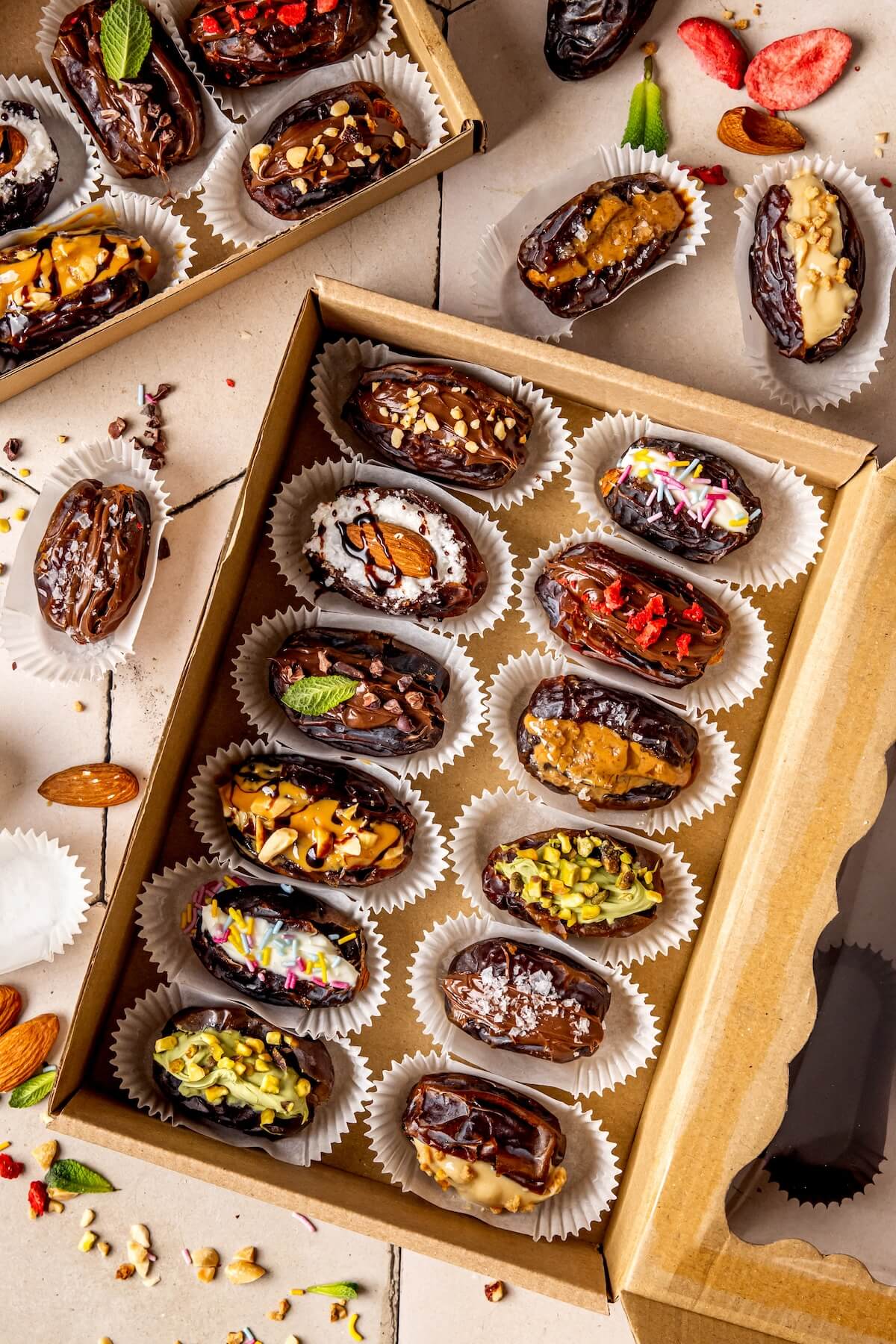 10 STUFFED DATE IDEAS! (GIFTABLE DATE CHOCOLATE BOX)