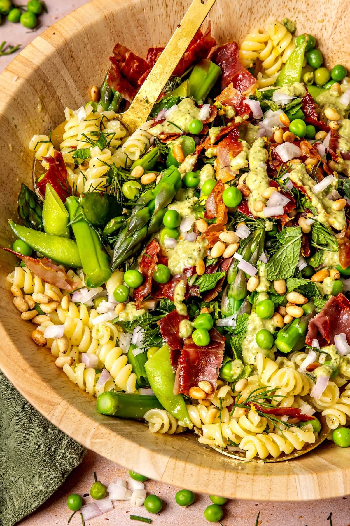 LEMONY PESTO SPRING PASTA SALAD WITH CRISPY PROSCIUTTO