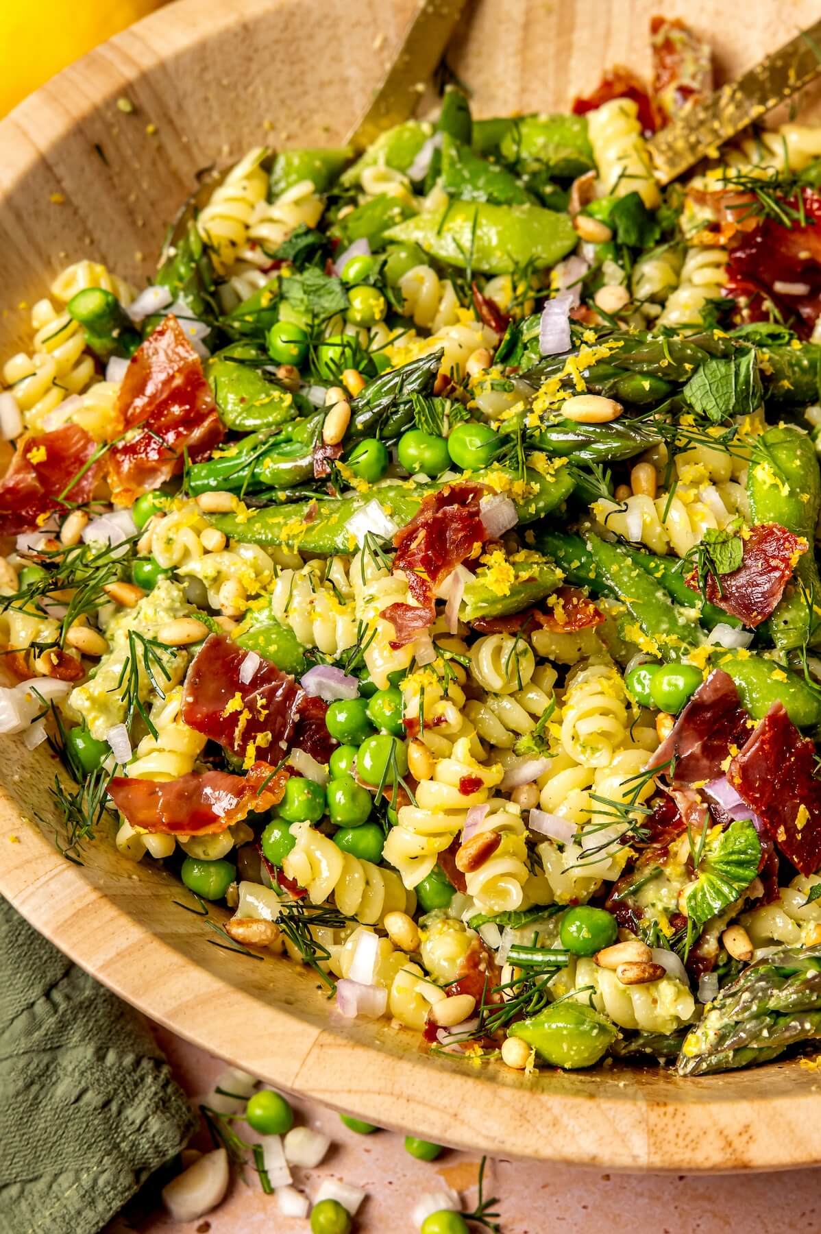LEMONY PESTO SPRING PASTA SALAD WITH CRISPY PROSCIUTTO