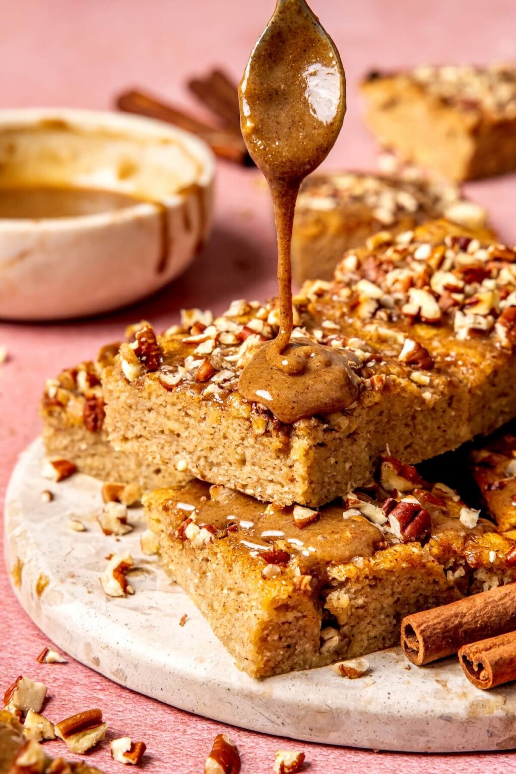 CINNAMON SWIRL BANANA BREAD BARS