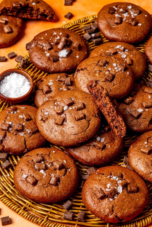 PROTEIN-RICH CHOCOLATE STRAWBERRY OVERNIGHT OATS